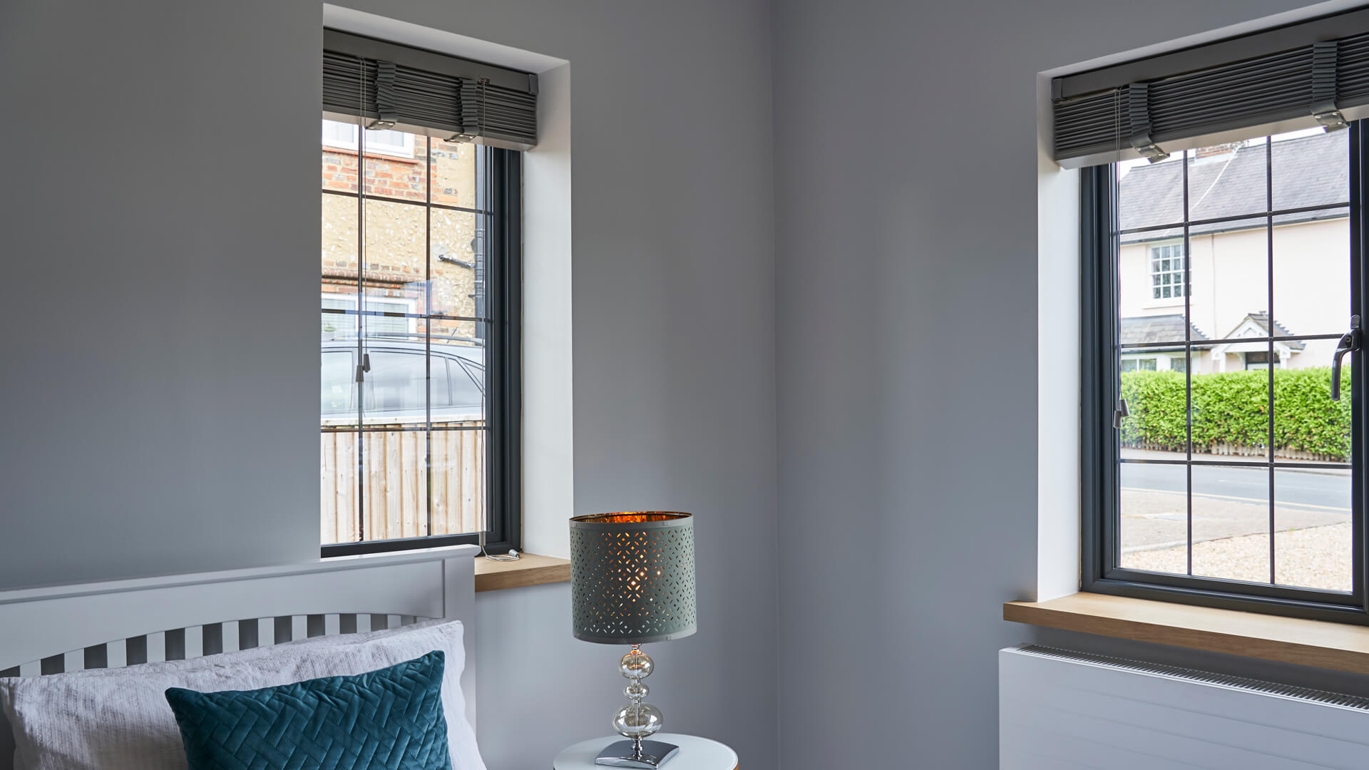 Flush Windows in Anthracite Grey Aluminium from Hazlemere Windows